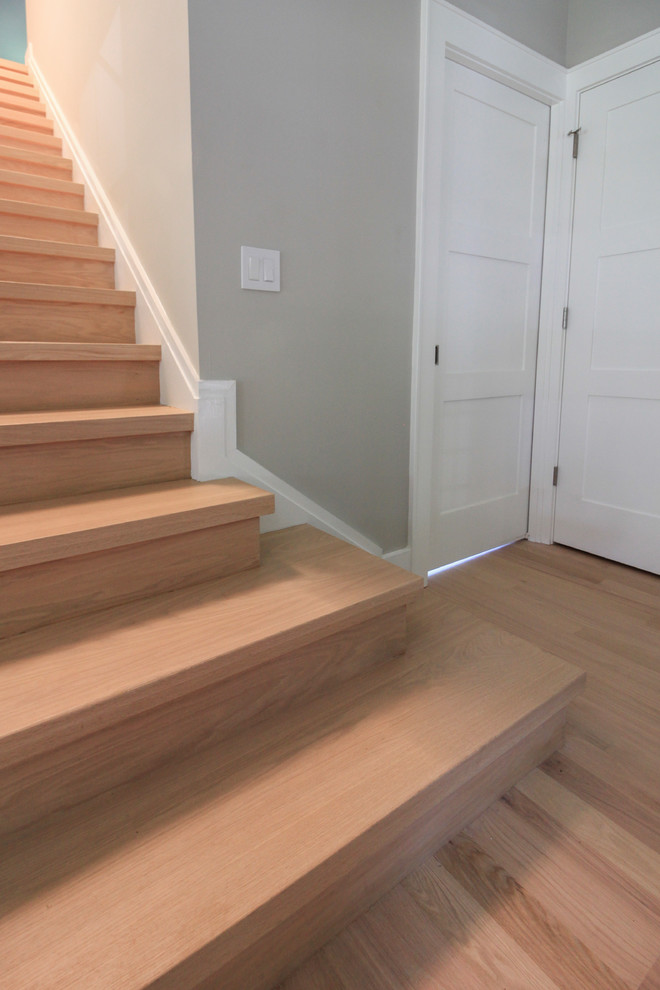 60_Contemporary Oak Staircase with Frame-less Glass Balustrade ...