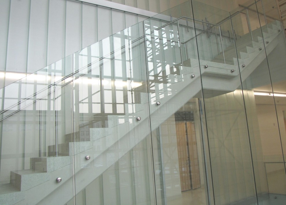 7 Beautiful Glass Railing Ideas for Outdoor Space - Contemporary ...