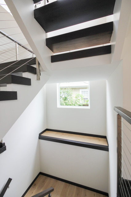 70_Contemporary Stairs With No Risers & Horizontal Railing, Vienna VA ...