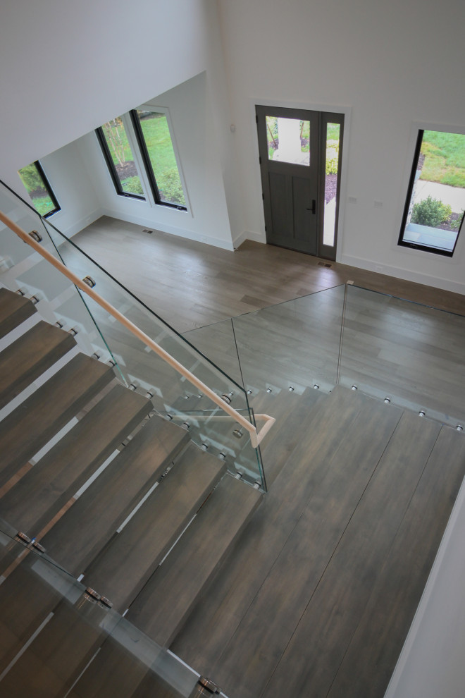 80_Floating Switchback Glass + Mono-beam Staircase, McLean VA 22101 ...