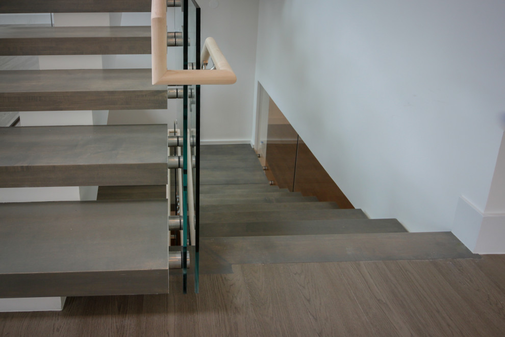 80_Floating Switchback Glass + Mono-beam Staircase, McLean VA 22101 ...