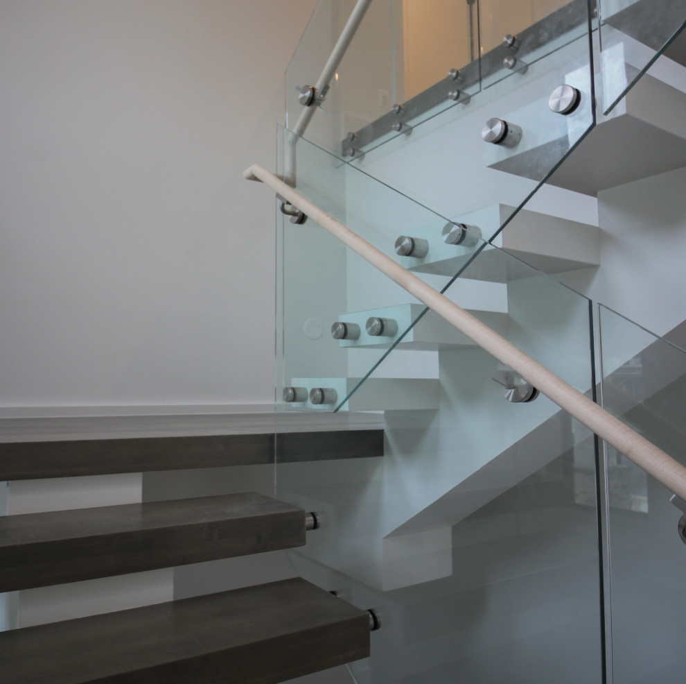 80_Floating Switchback Glass + Mono-beam Staircase, McLean VA 22101 ...