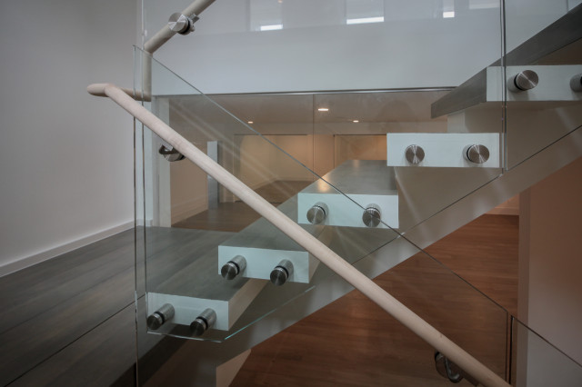 80_Floating Switchback Glass + Mono-beam Staircase, McLean VA 22101 ...