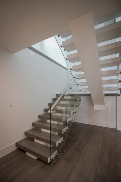 80_Floating Switchback Glass + Mono-beam Staircase, McLean VA 22101 ...