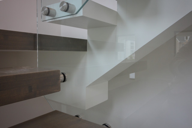 80_Floating Switchback Glass + Mono-beam Staircase, McLean VA 22101 ...