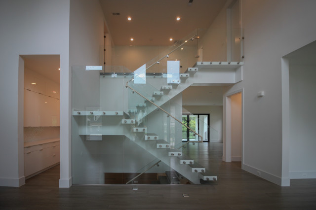 80_Floating Switchback Glass + Mono-beam Staircase, McLean VA 22101 ...