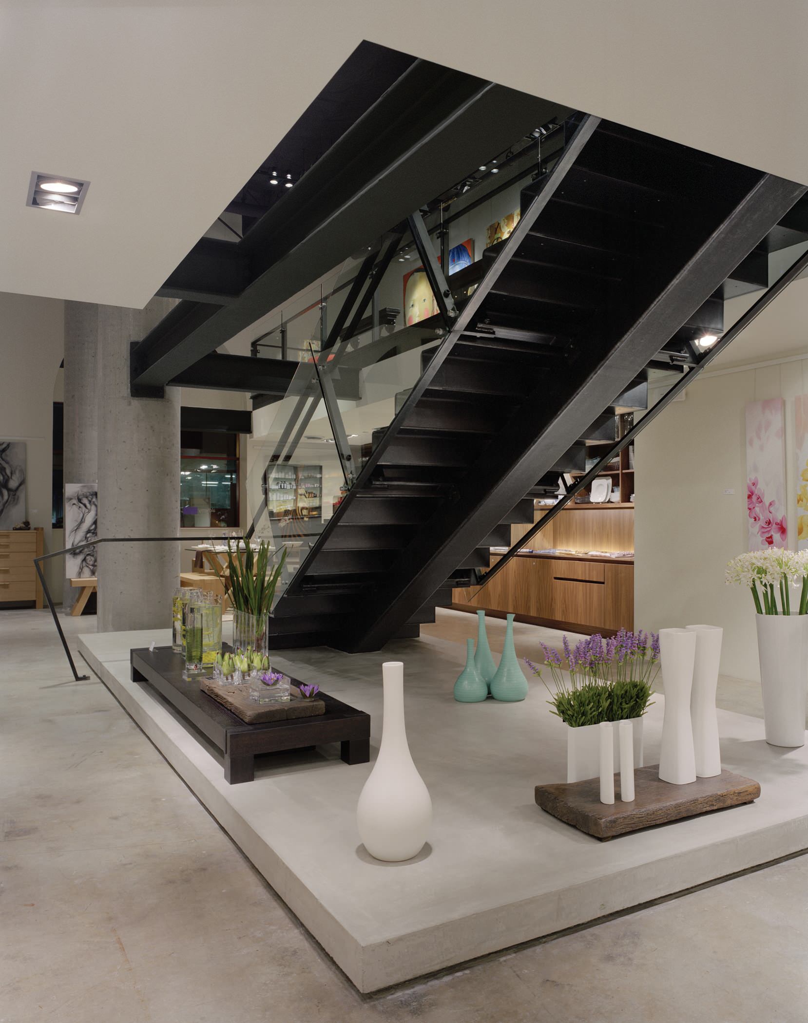 Stairwell Decorating Platform | Shelly Lighting