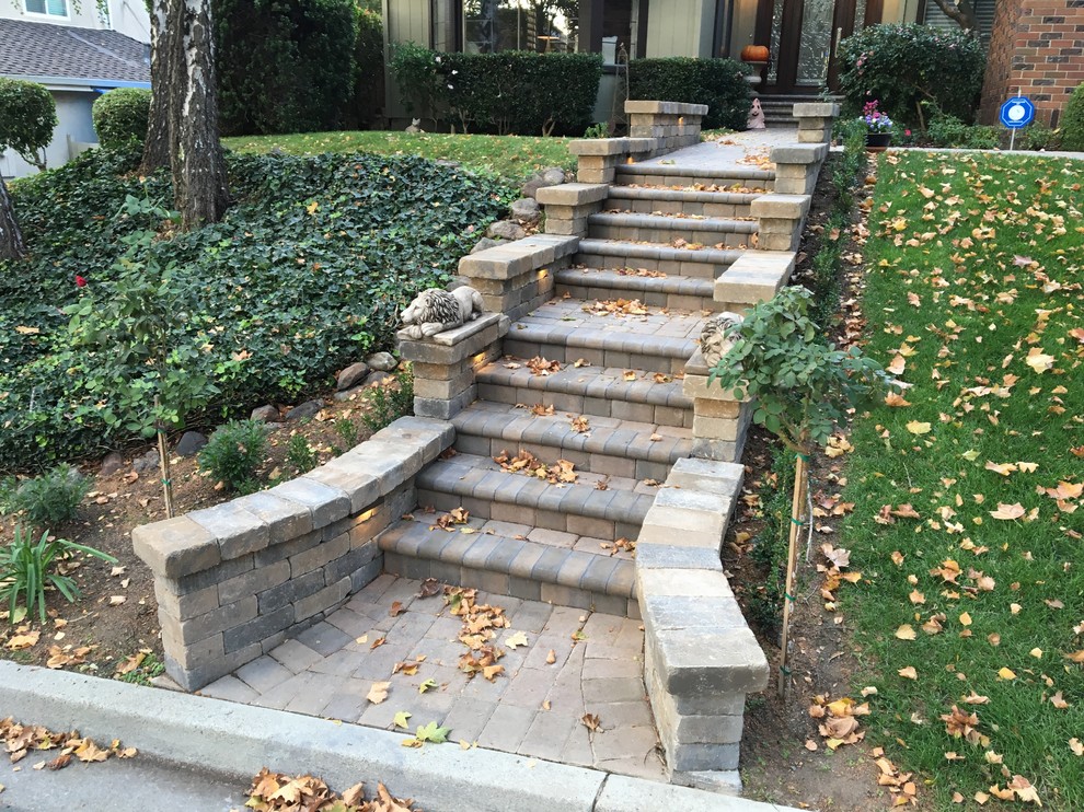 Calstone Antiqued Cobble Paver with Bullnose and Roman Stone Front ...