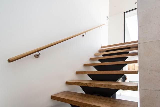 Central Spine Engineered Pre Finished Heritage Oak Stairs - Moderne ...