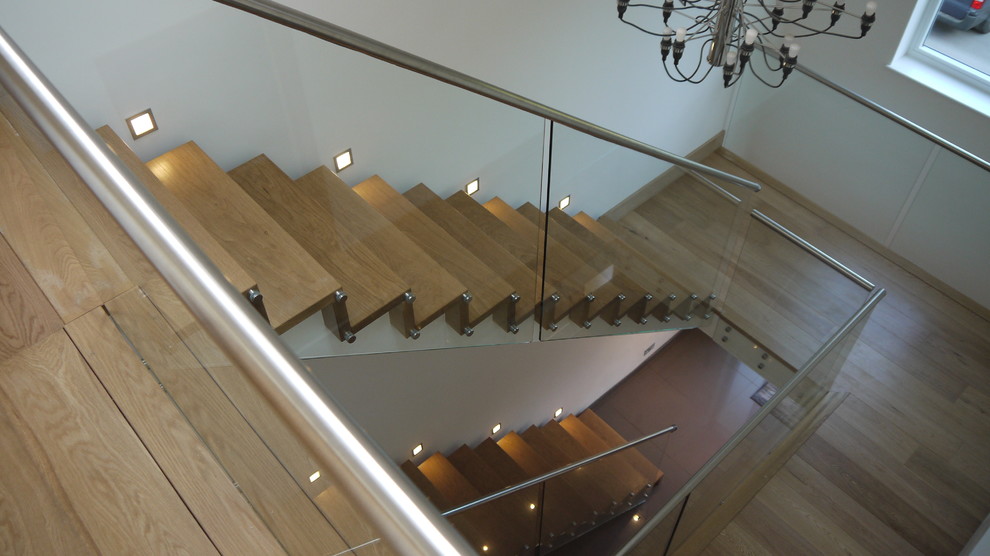 Cut and carriage string stairs - Gerrards Cross - Contemporary ...