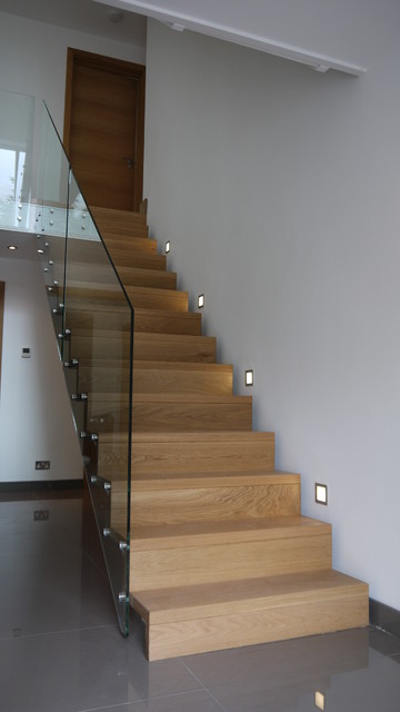Cut and carriage string stairs - Gerrards Cross - Contemporary ...