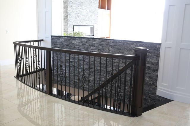 Elegant Wrought Iron Railing - Classique - Escalier - Autres périmètres ...
