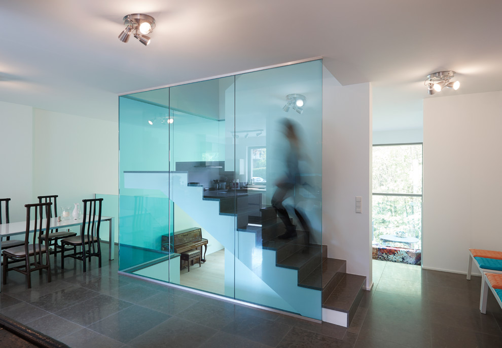 Garde-corps en verre feuilleté trempé Vanceva Blue - Contemporary ...