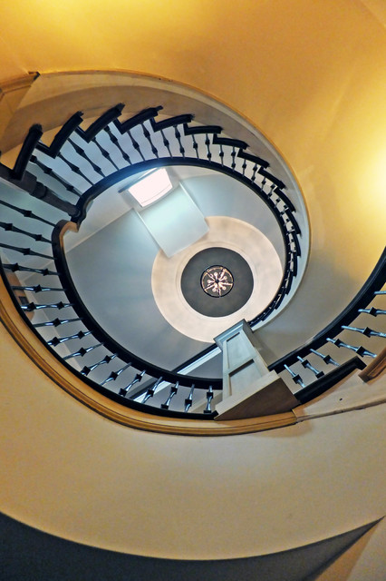 Interesting Interior Design Features of Model Homes - Staircase - Tampa ...