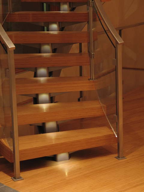 Miniature LED step lights hidden under treads - Contemporain - Escalier ...