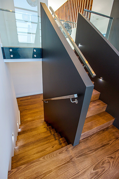 Modern Dwarf wall feature balustrade - Modern - Staircase - Melbourne ...