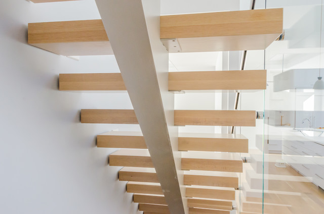 Modern Floating Stair with Steel & Glass - Moderne - Escalier - New ...