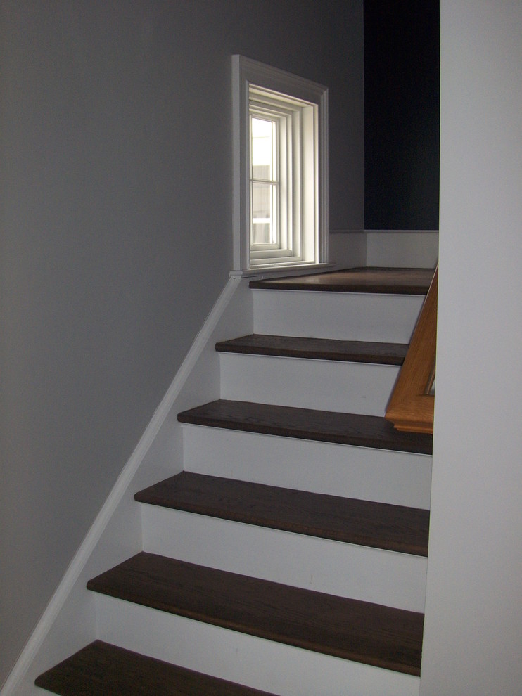 New Canaan custom farmhouse - interiors - Casa de campo - Escalera ...