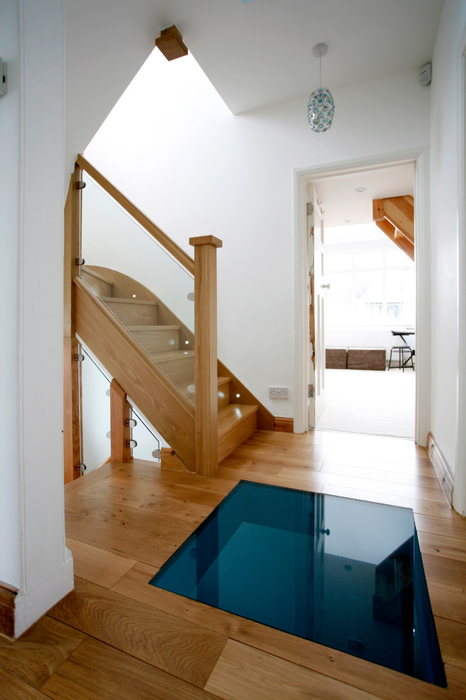 Orpington Double Hip to Gable Loft Conversion - Contemporain - Escalier ...