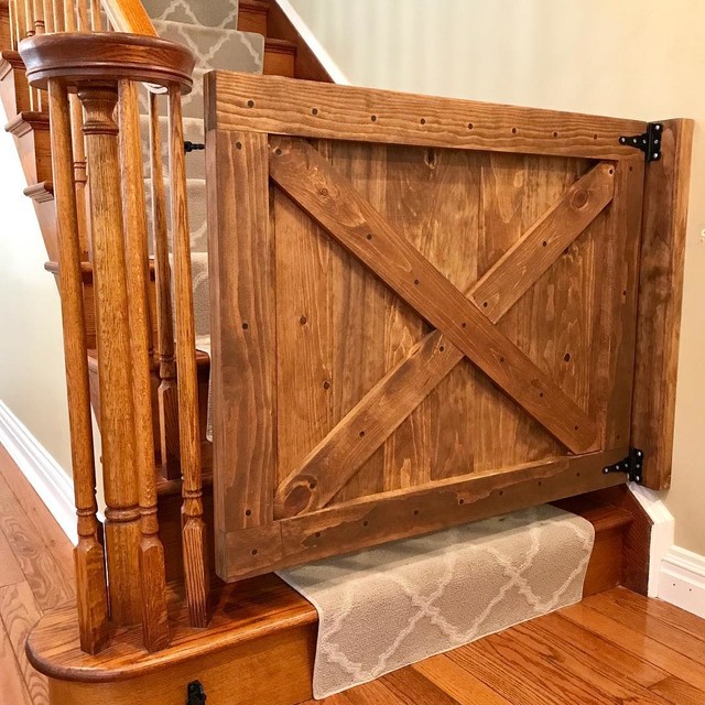Staircase Barn Door Gate - Landhausstil - Treppen - New York | Houzz