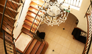 Tasmanian Hotel Villa Howden - Farmhouse - Staircase - Brisbane - by ...