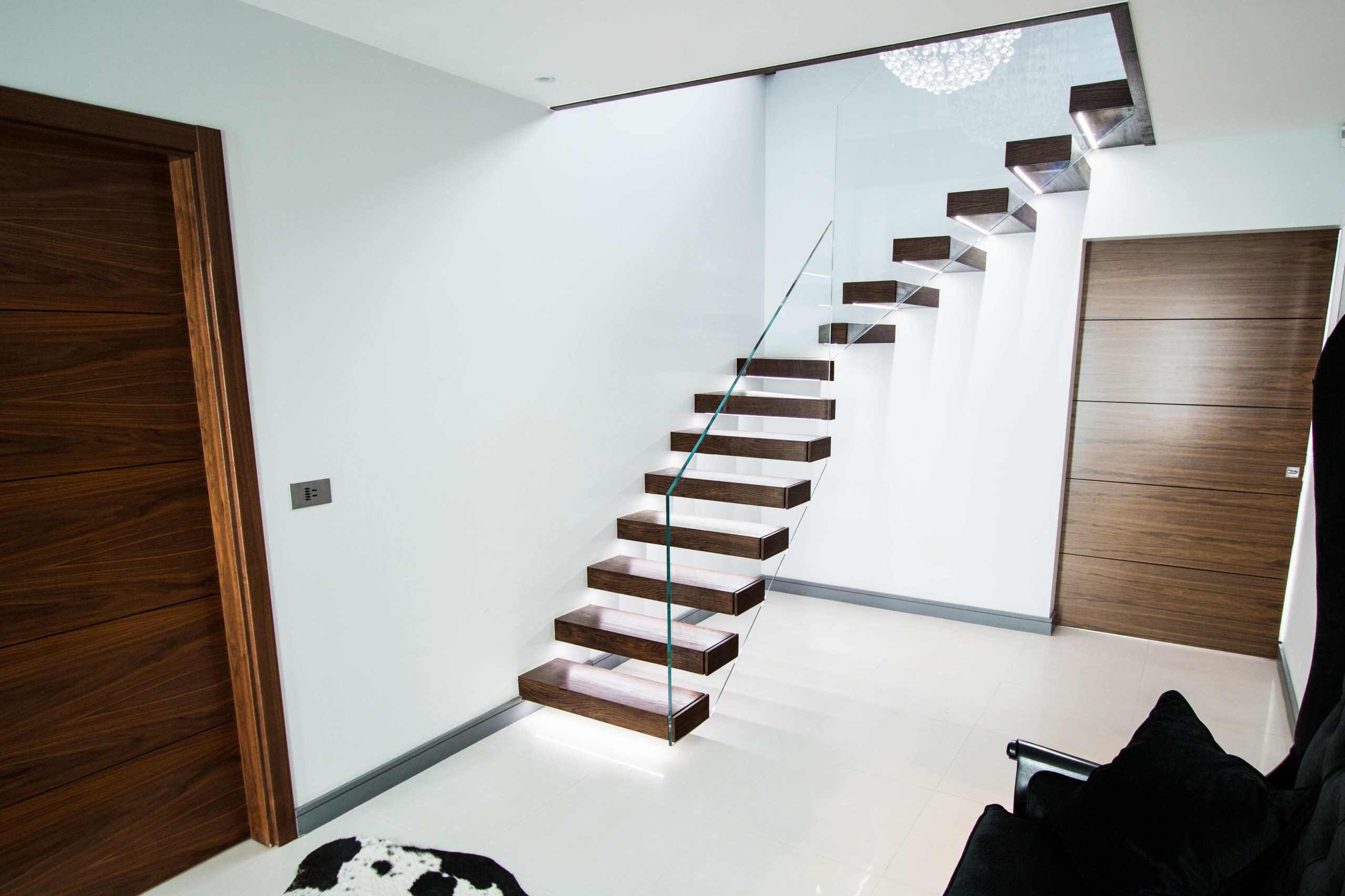 20 Amazing Floating Staircase Designs