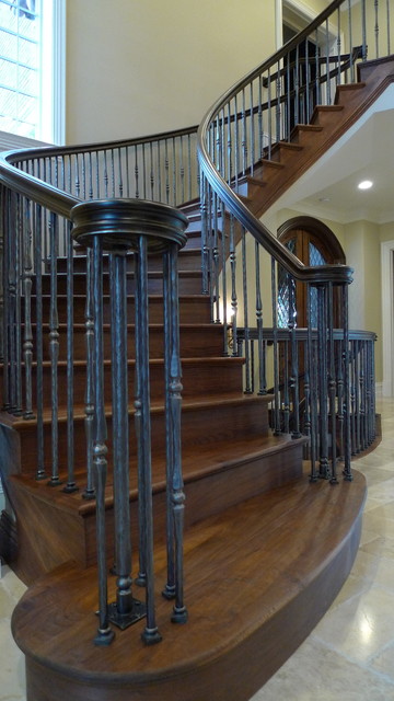 Walnut Radius Staircase - Classique - Escalier - Détroit - par Probuilt ...