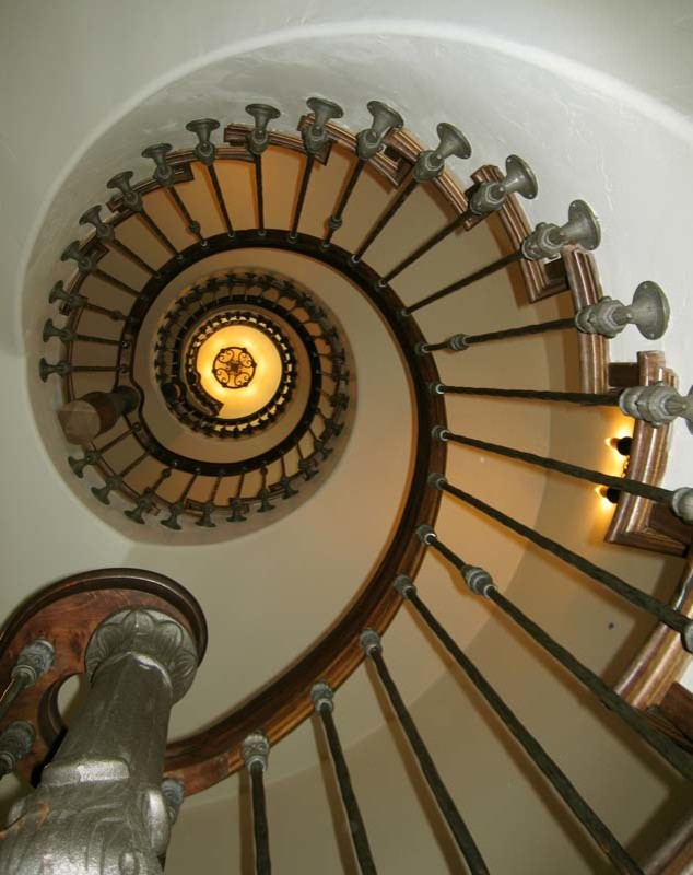 Wood Railing with Wrought Iron Balusters - Classique - Escalier - Salt ...