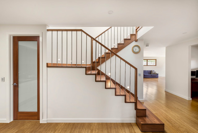 Zero nosing VIC ASH " Backsawn" with stainless steel balusters ...