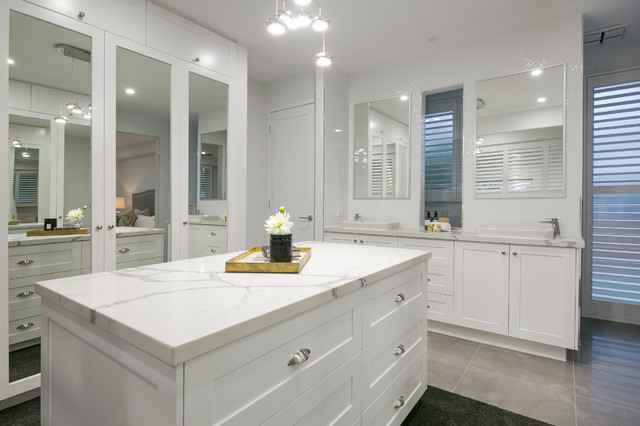 Modern Hamptons - Modern - Wardrobe - Brisbane - by Synergy Building ...