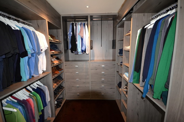 Walk in robe - Modern - Wardrobe - Melbourne - by Melbourne Space ...