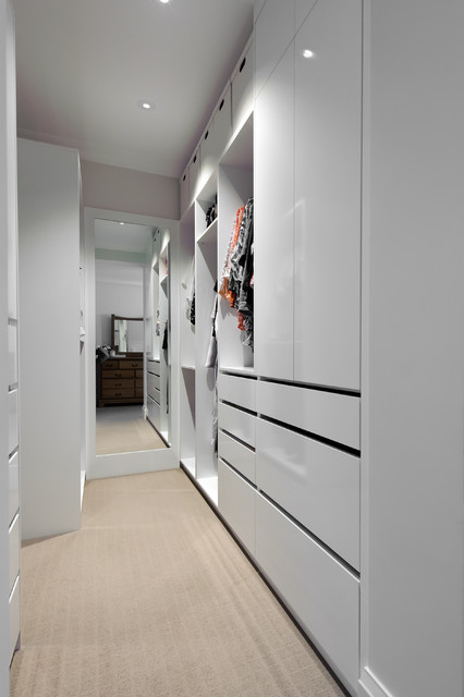 Walk in Wardrobe in White - Modern - Wardrobe - Sydney - by Clever ...