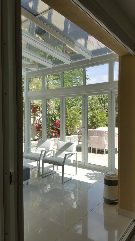 Modern Lean-to conservatory in Dubai - Contemporáneo - Galería - Otras ...