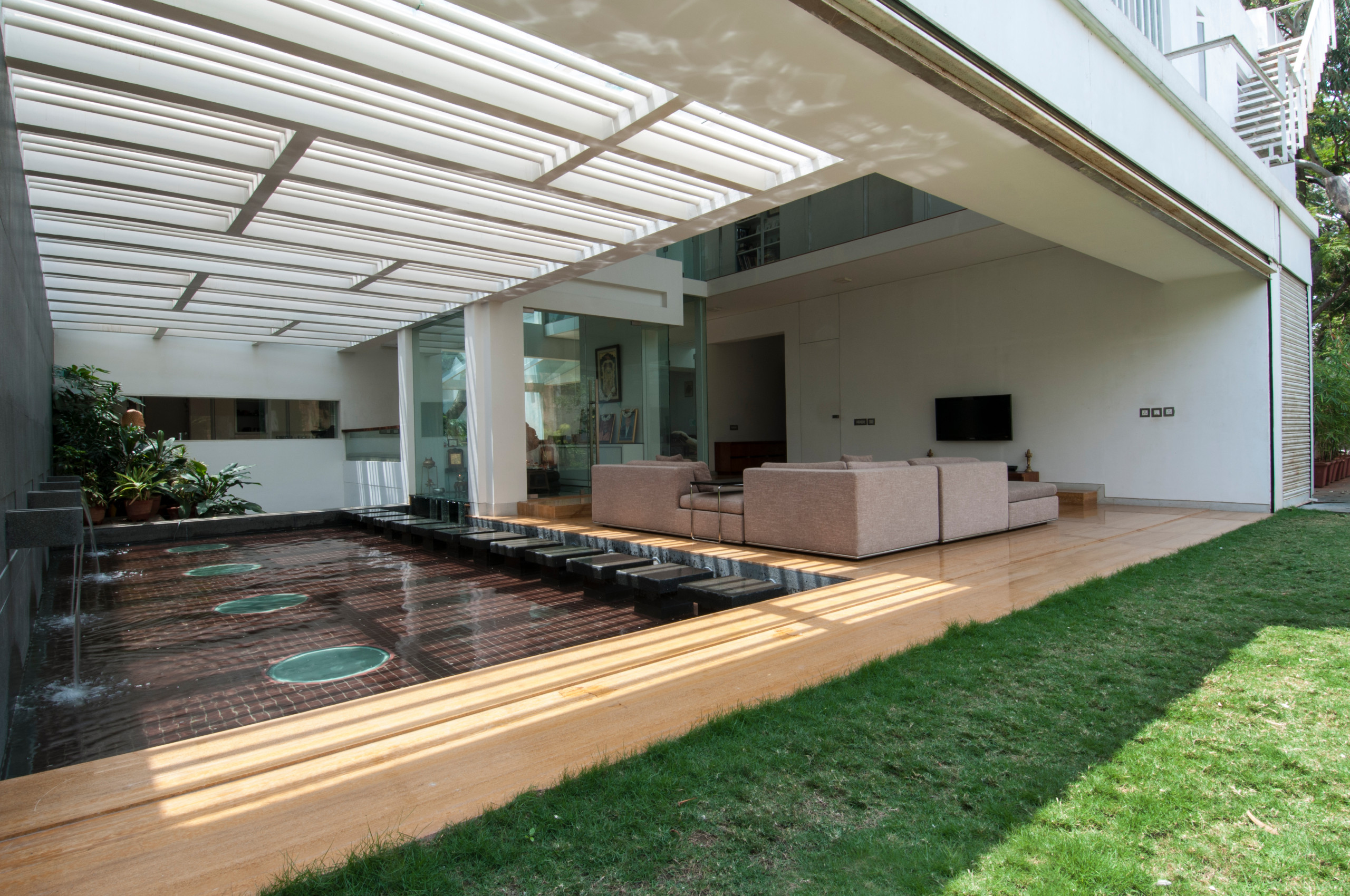 12 Indian Homes With Spectacular Indoor Waterbodies
