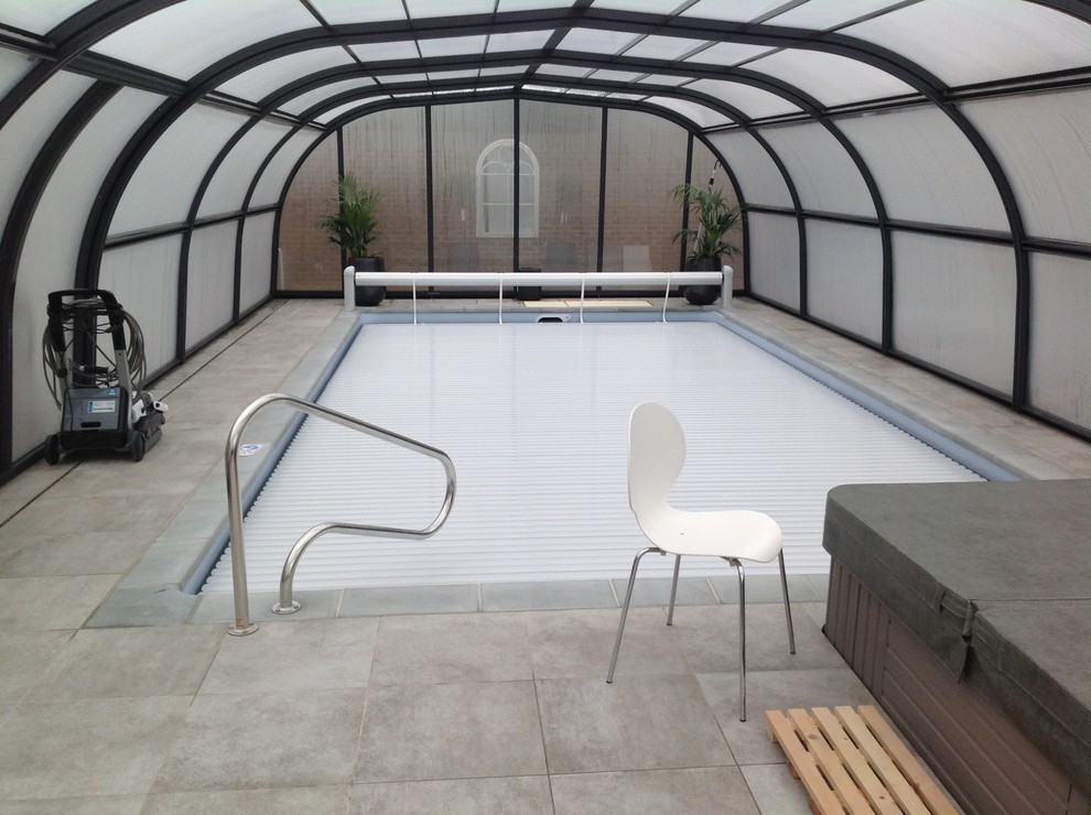 Customer pool with Shelter - Contemporary - Pool - Kent - by Desjoyaux ...