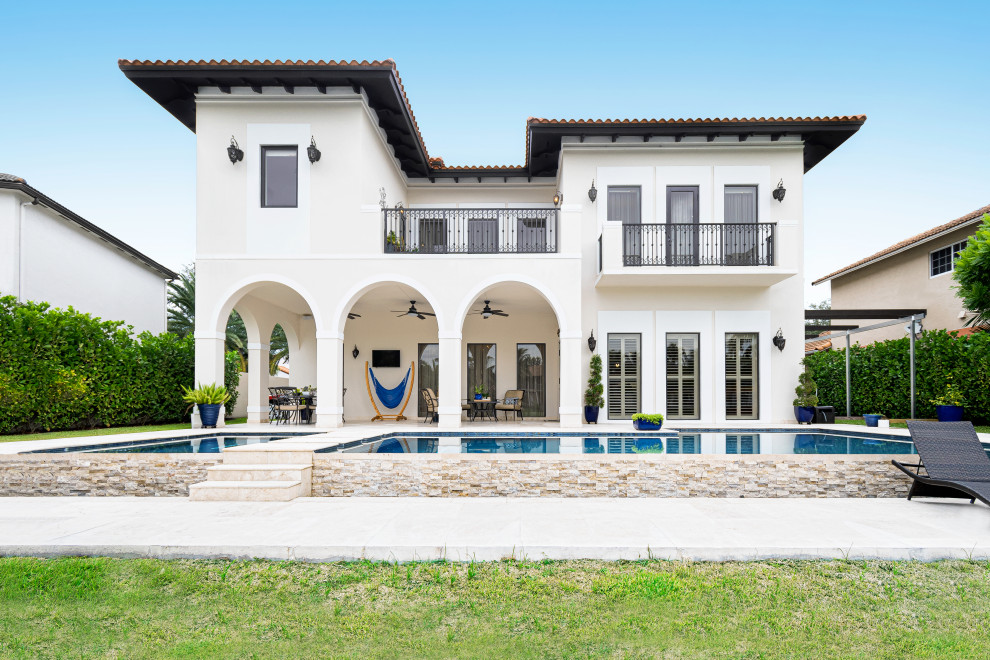 Miami Lakes - Mediterranean - Pool - Miami - by Gabriel Volpi ...