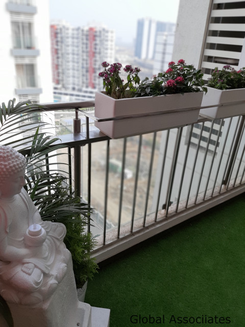 Stunning Small Apartment Balcony - Exotique - Balcon - Pune - par DS ...