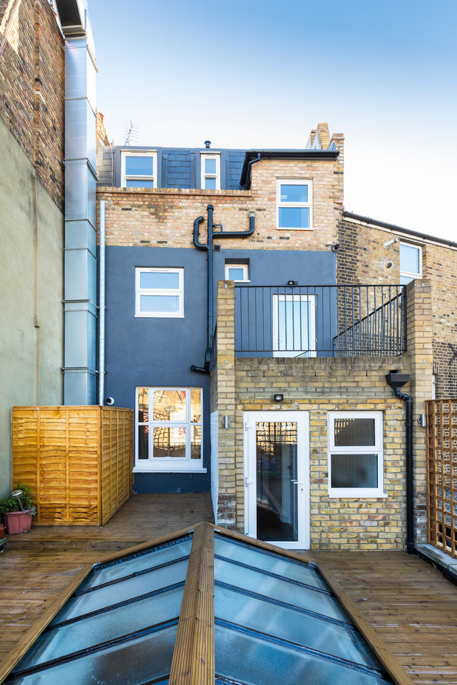 Mansard roof extension and creation of 3 rental flats - Traditional ...