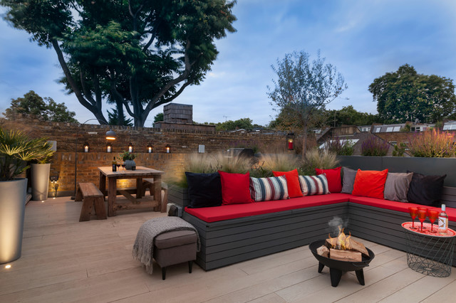 The roof terrace at night - Modern - Terrasse - London - von Georgia ...