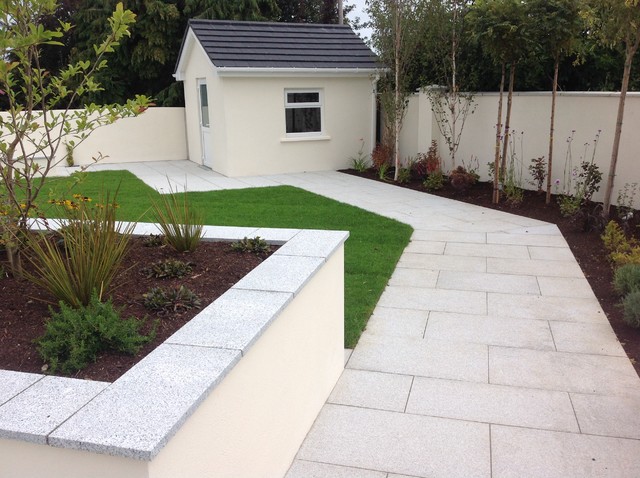 Wheelchair Accessible & Sensory Garden - Contemporain - Terrasse en ...