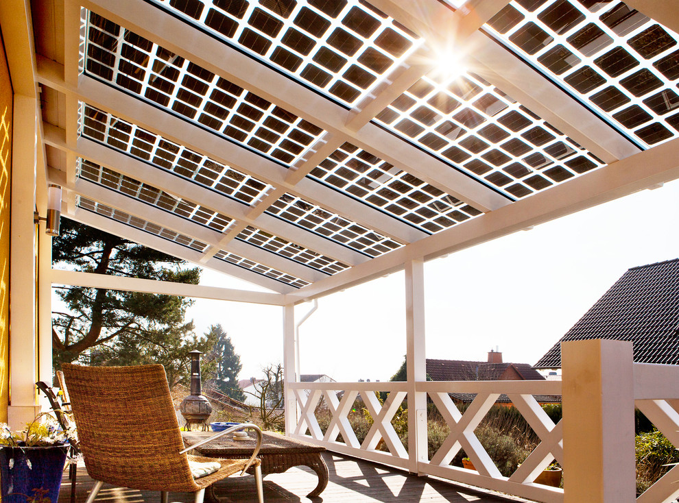 Terassendach aus Glas mit Solarzellen im Glas - Moderne - Terrasse en ...