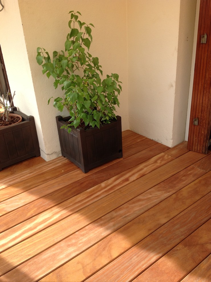 Balcon / Terrasse en bois exotique - Contemporary - Deck - Paris - by ...