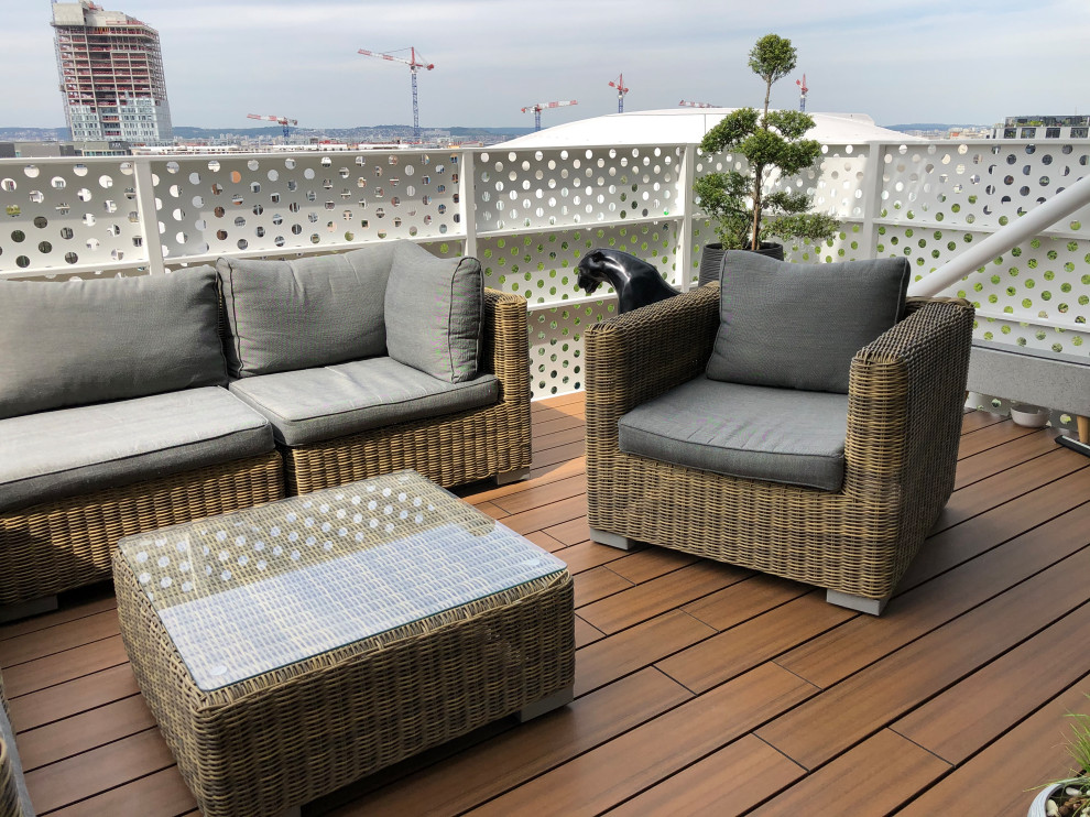 Terrasse en bois composite teinte teck - Modern - Patio - Other - by ...