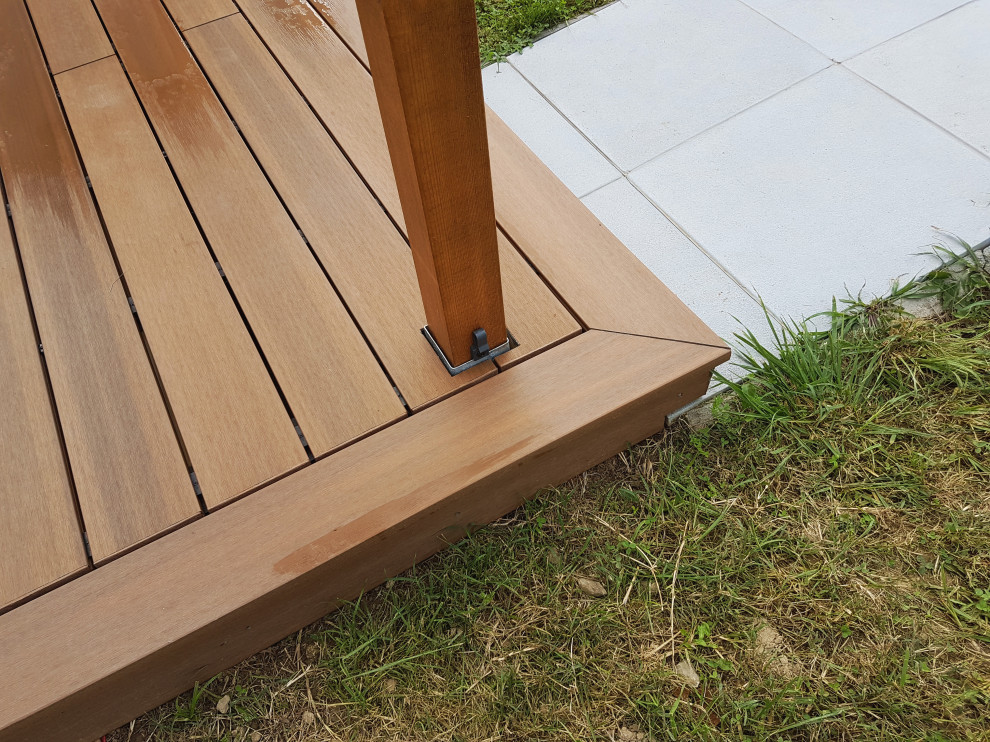 Terrasse en bois composite teinte teck - Modern - Patio - Other - by ...