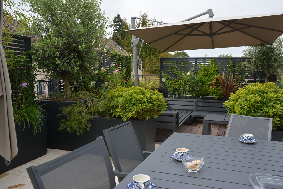 UNE TERRASSE A DEUX FONCTIONS - Contemporary - Terrace - Paris - by ...