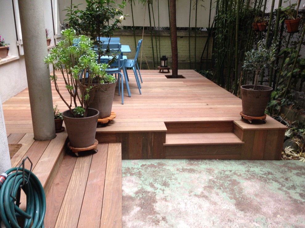 Une terrasse en Ipé dans une cour parisienne - Contemporary - Deck ...
