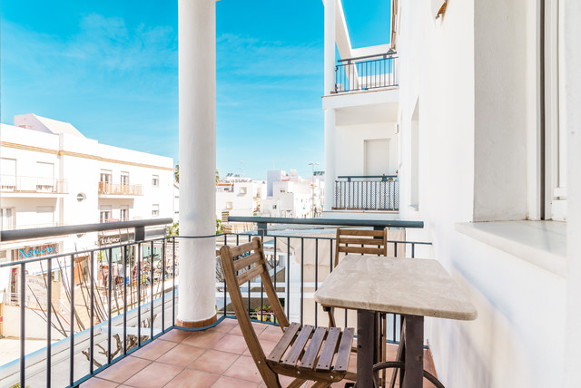 Terraza Con Vista A La Calle Principal De Conil De La Frontera