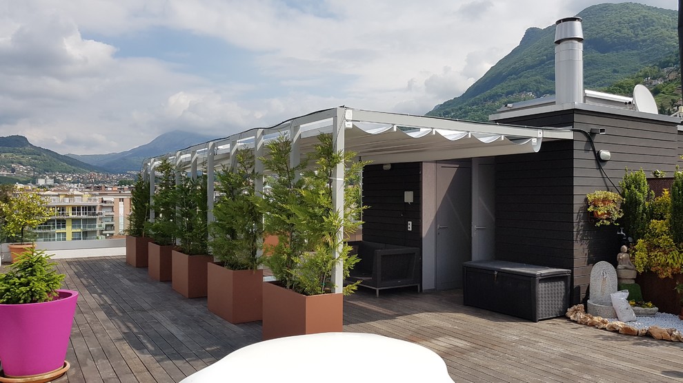 Tenda a pacchetto per terrazzo con fioriere - Moderne - Terrasse en ...