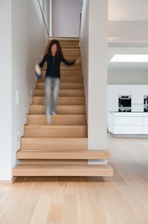 Modern Flur - Contemporary - Staircase - Other | Houzz