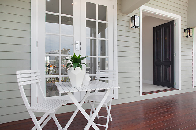 Classic Verandah in Green, White & Black - Nyklassisk - Veranda ...